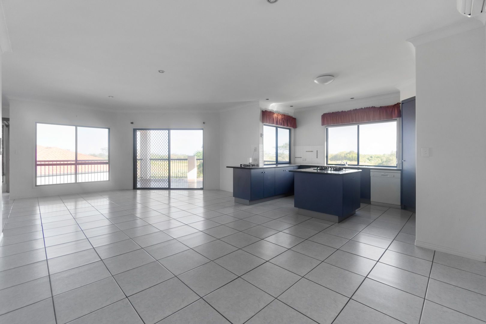15 Chantelle Circuit, Coral Cove QLD 4670 - House For Rent | Domain