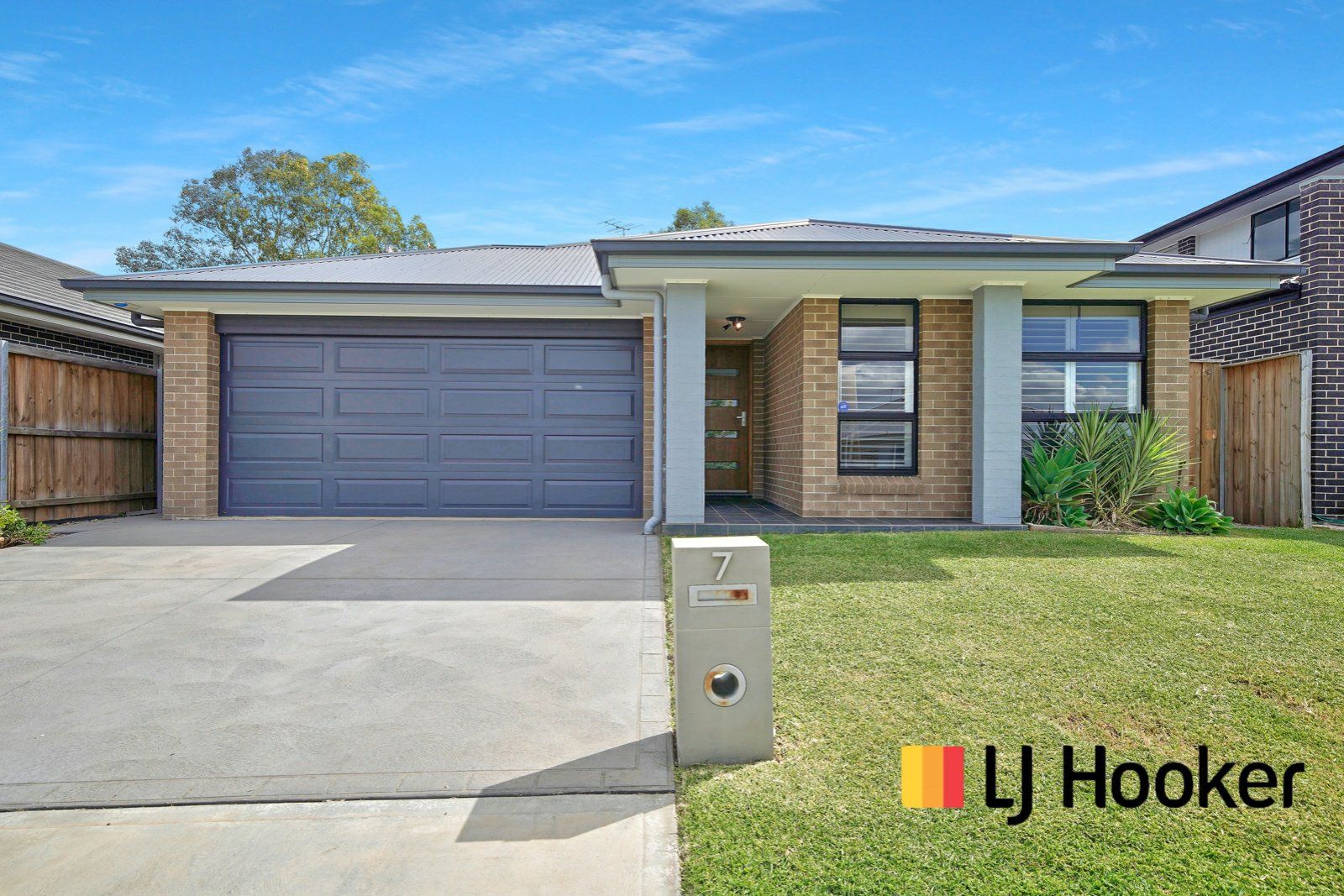 7 Dowie Drive, Claymore | Property History & Address Research | Domain