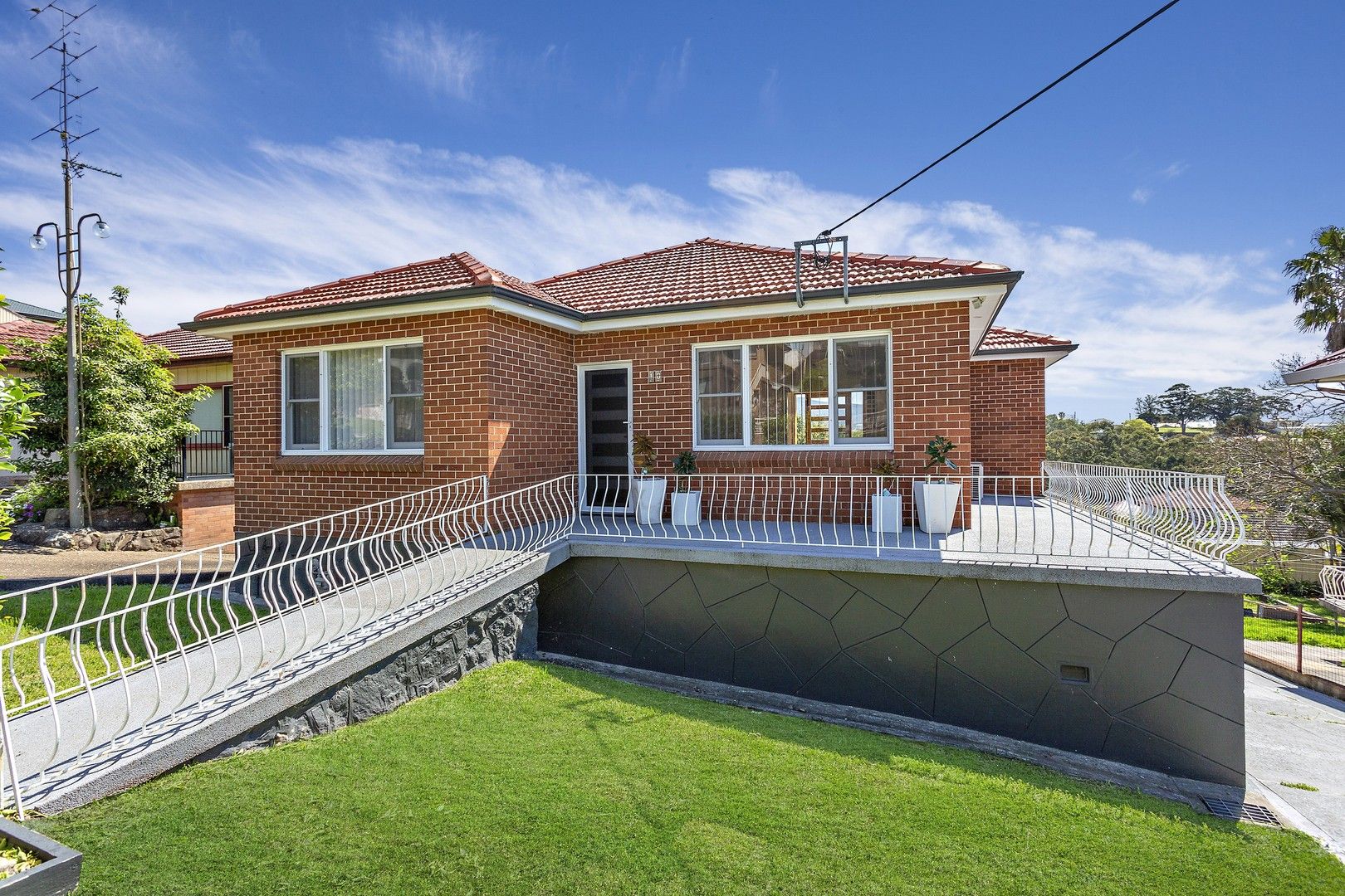 10 Beverley Ave, Unanderra NSW 2526 - House For Rent | Domain