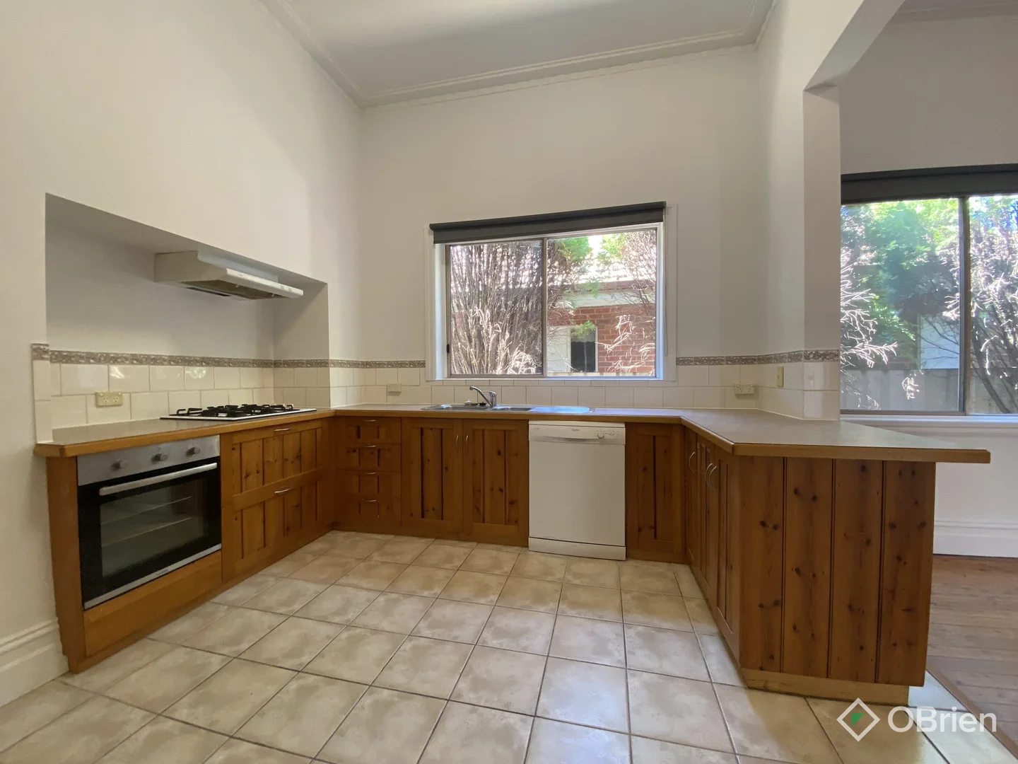 46 Perry Street, Wangaratta VIC 3677 - House For Rent | Domain