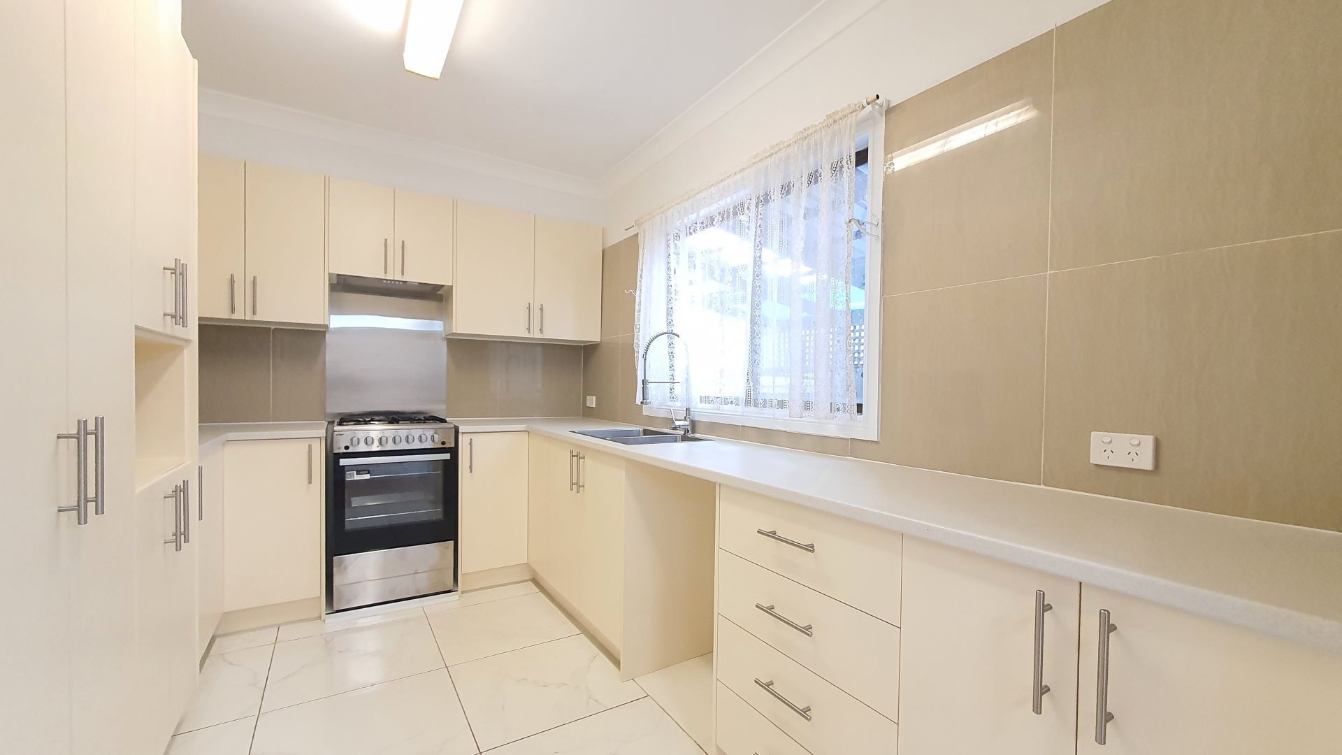 100 Bulolo Drive, Whalan NSW 2770 - House For Rent | Domain