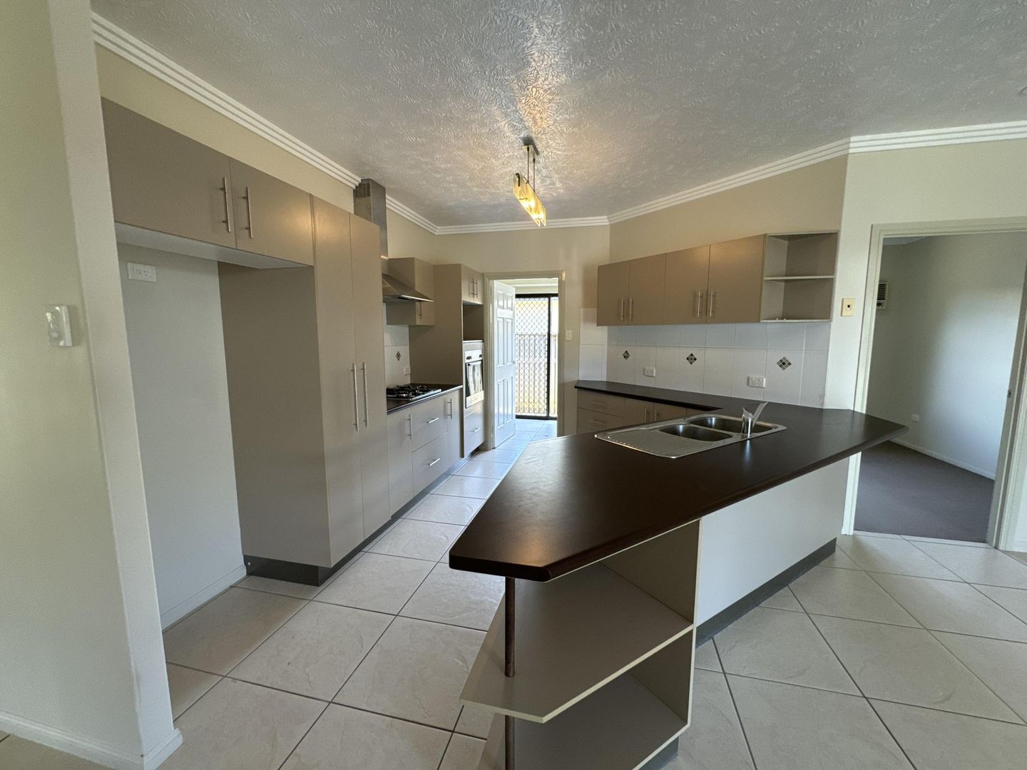 13 Bluff Street, Bushland Beach QLD 4818 - House For Rent - $580 | Domain
