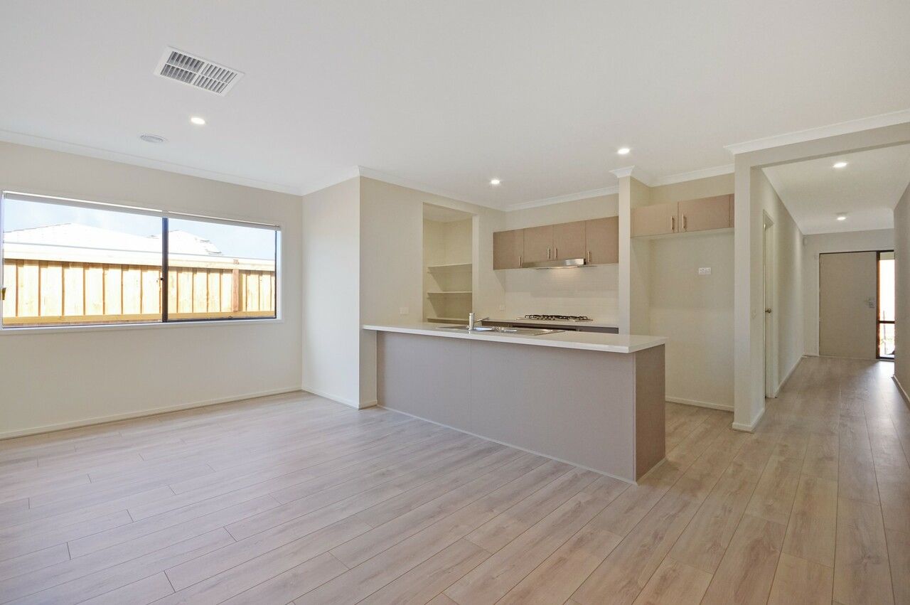 3 Skyline Road, Fraser Rise VIC 3336 - House For Rent - $575 | Domain