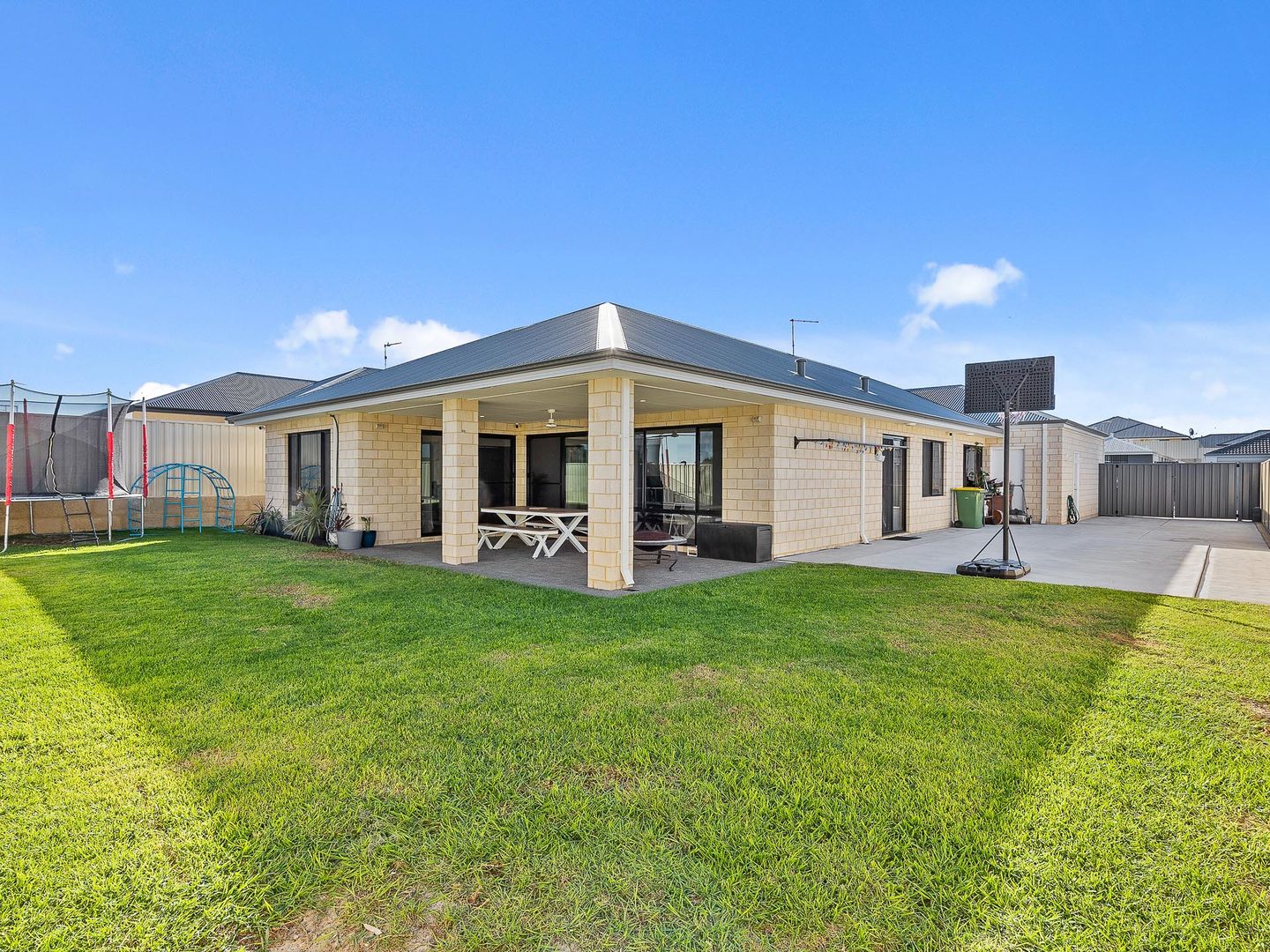 20 Goldsworthy Loop, Dawesville WA 6211 | Domain