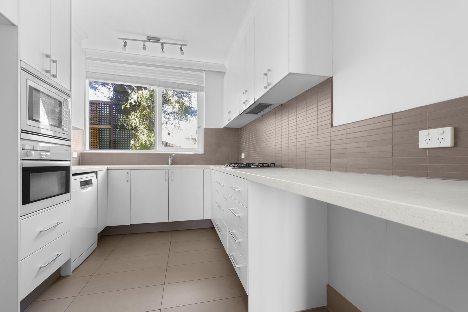 6/2 Theodore Ct, Toorak VIC 3142 - Apartment For Rent | Domain