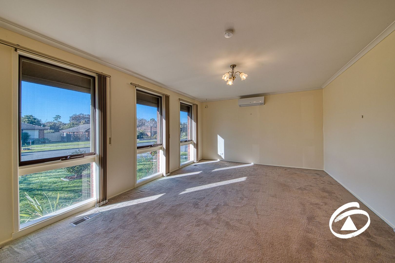 9 Columbia Road, Narre Warren VIC 3805 - House For Rent | Domain