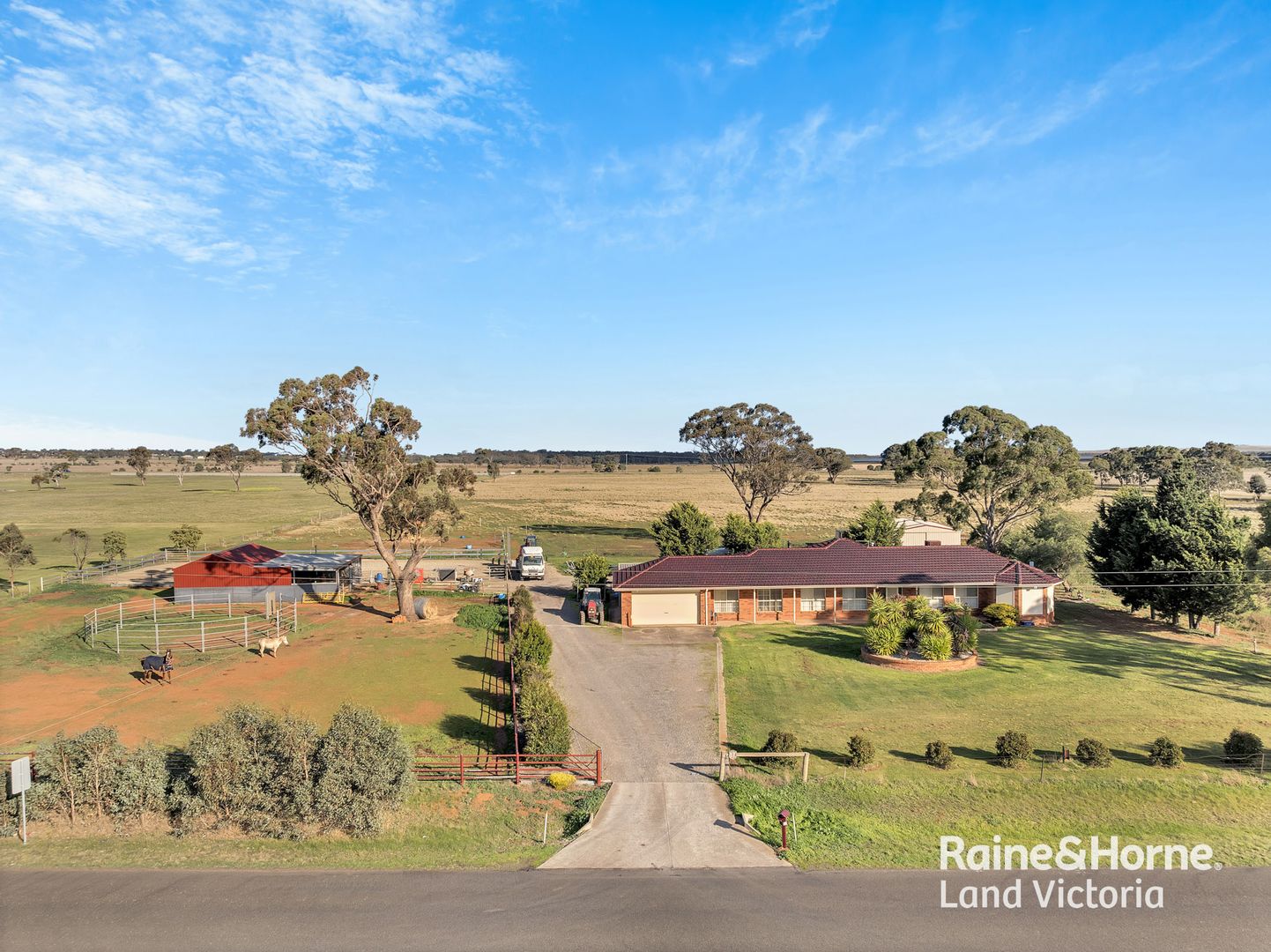 17 Strathtulloh Circuit, Strathtulloh VIC 3338 - House for Sale