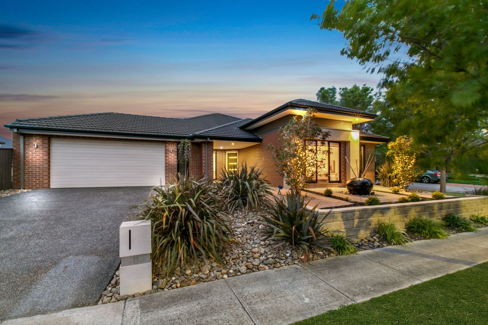Sold 8 Misty Close, Berwick VIC 3806 on 01 Dec 2019 - 2015803631 | Domain