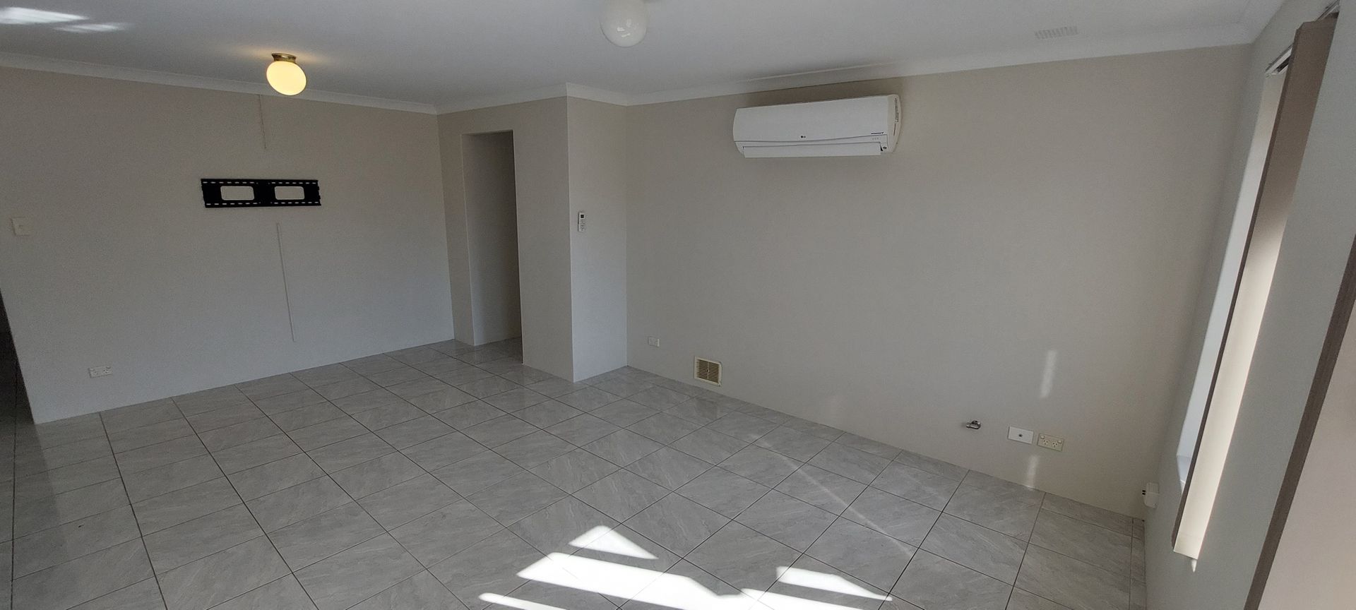 8 Vermilion Gld, Warnbro WA 6169 - House For Rent | Domain