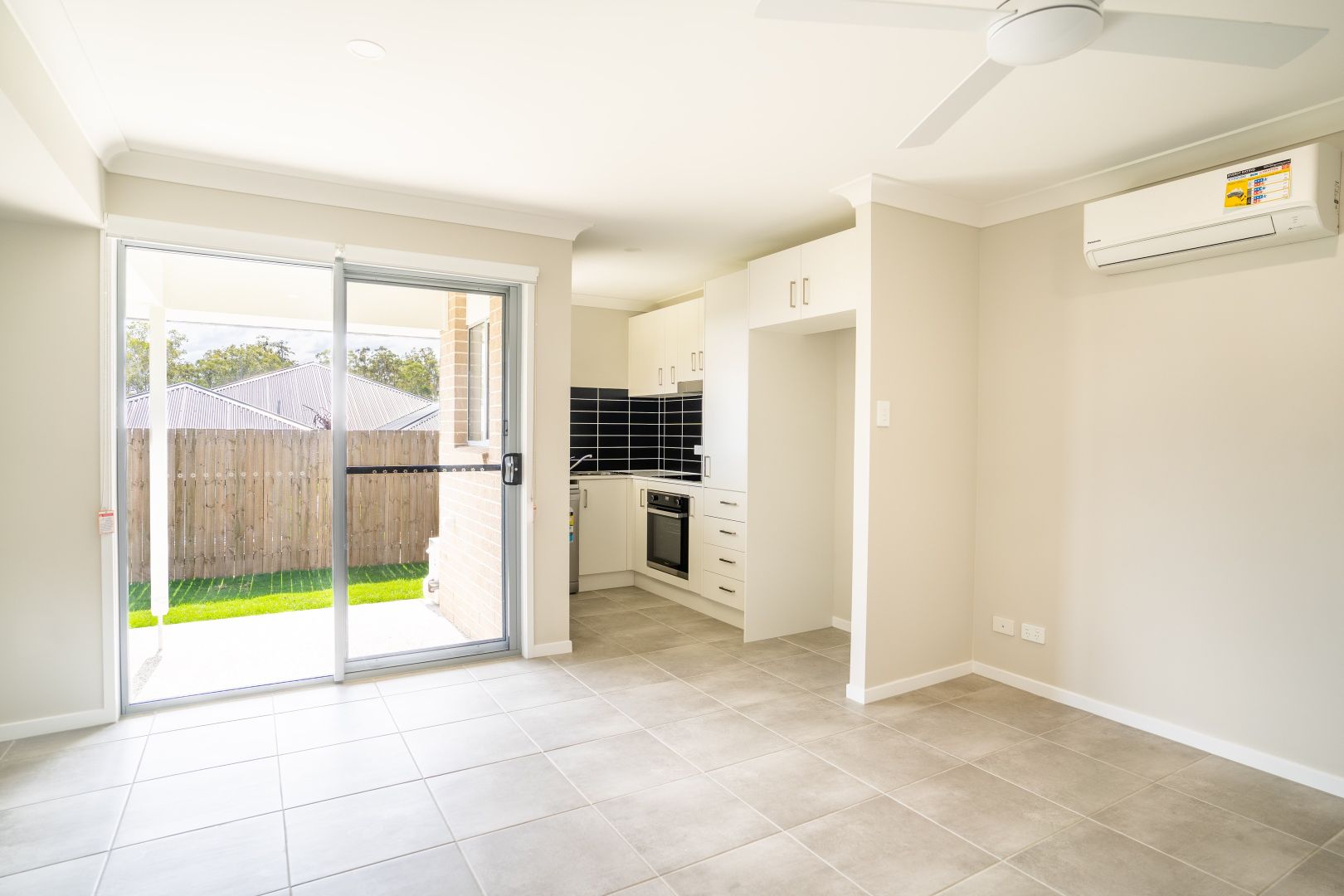 2/46 Eileen Court, Logan Reserve QLD 4133 - Apartment For Rent - $400 ...