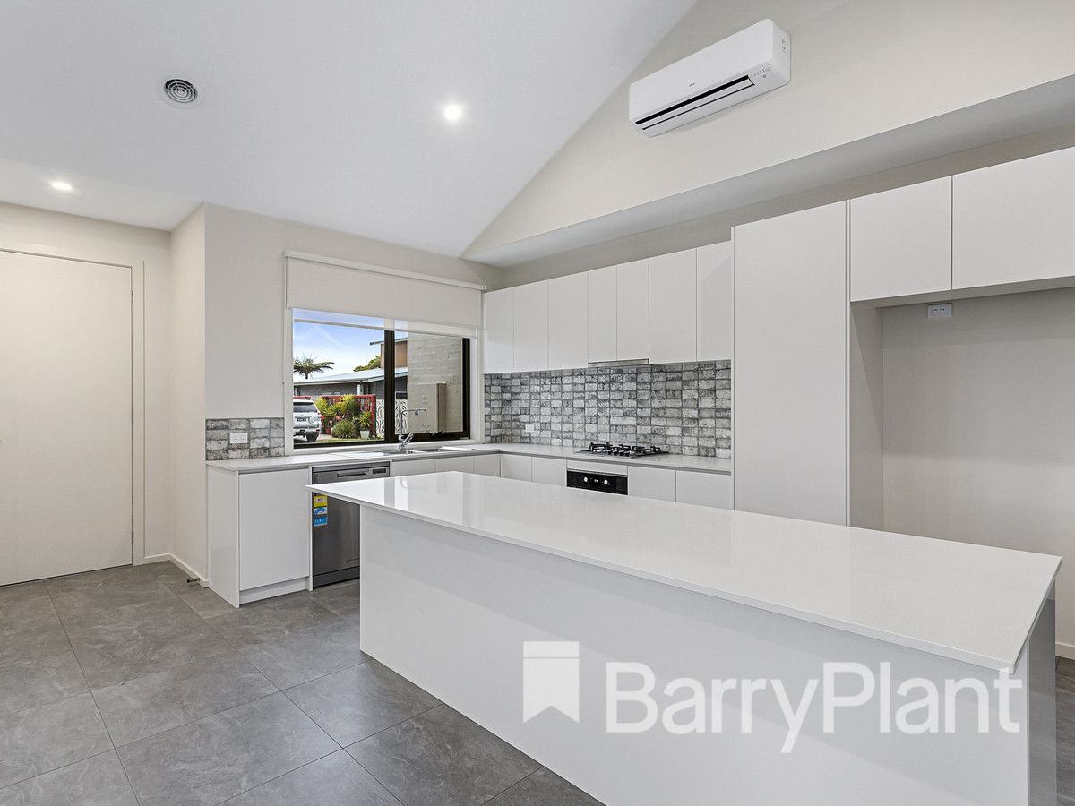 43 Keogh Street, Rosebud VIC 3939 - House For Rent | Domain