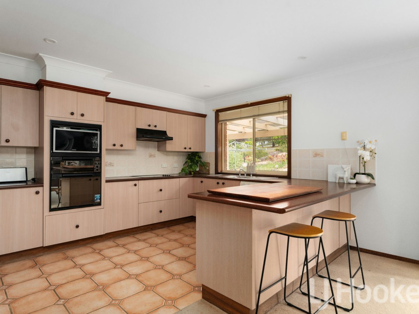 8 Delaware Crescent, Robin Hill NSW 2795 - House for Sale | Domain