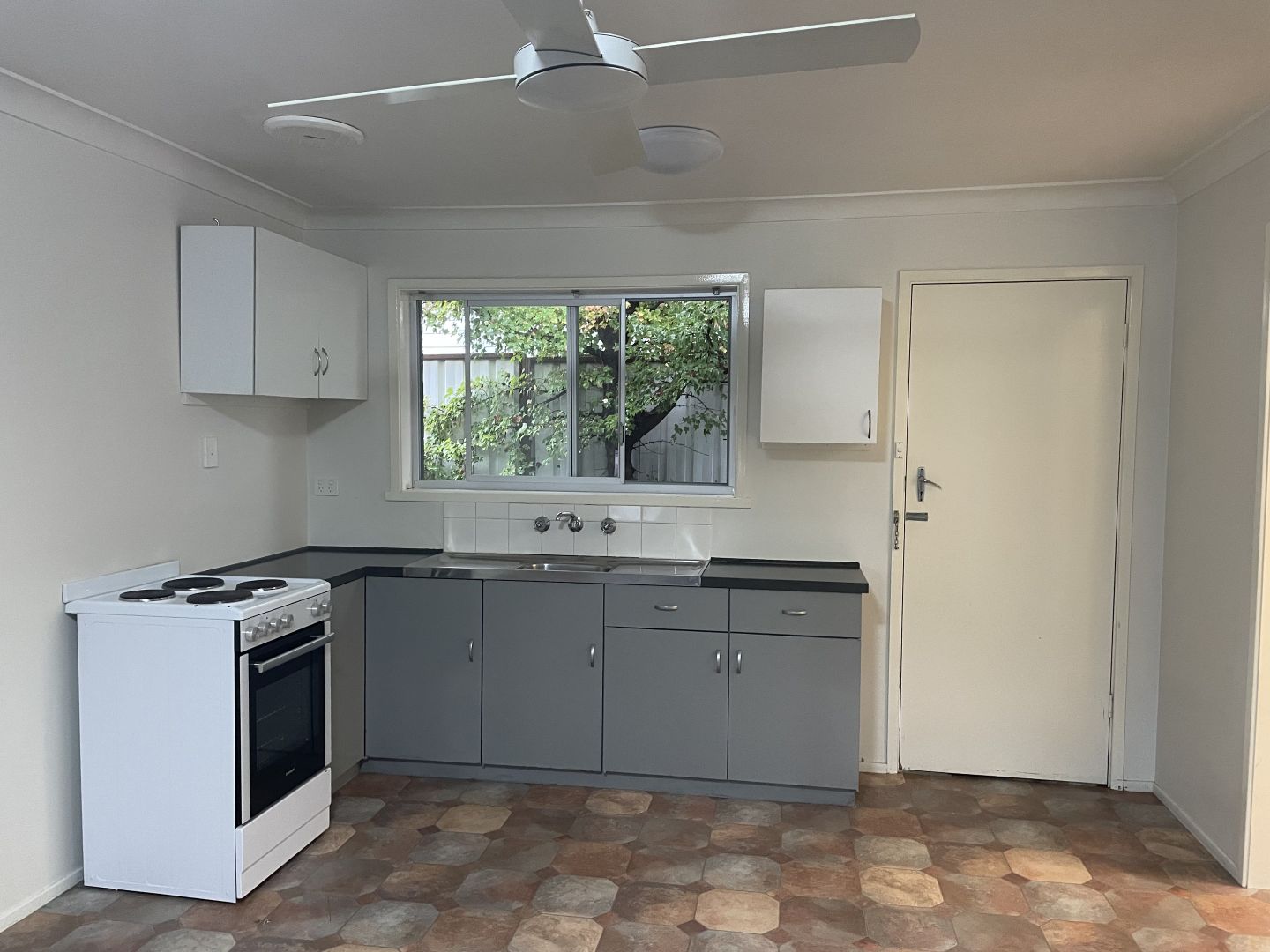 1/23 George Street, Inverell NSW 2360 - Apartment For Rent - $260 | Domain