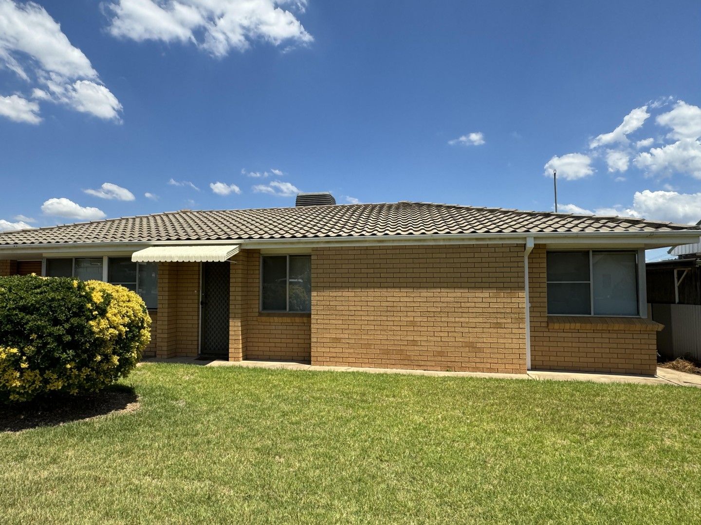 92 Edwards Street, Young NSW 2594 - House For Rent | Domain
