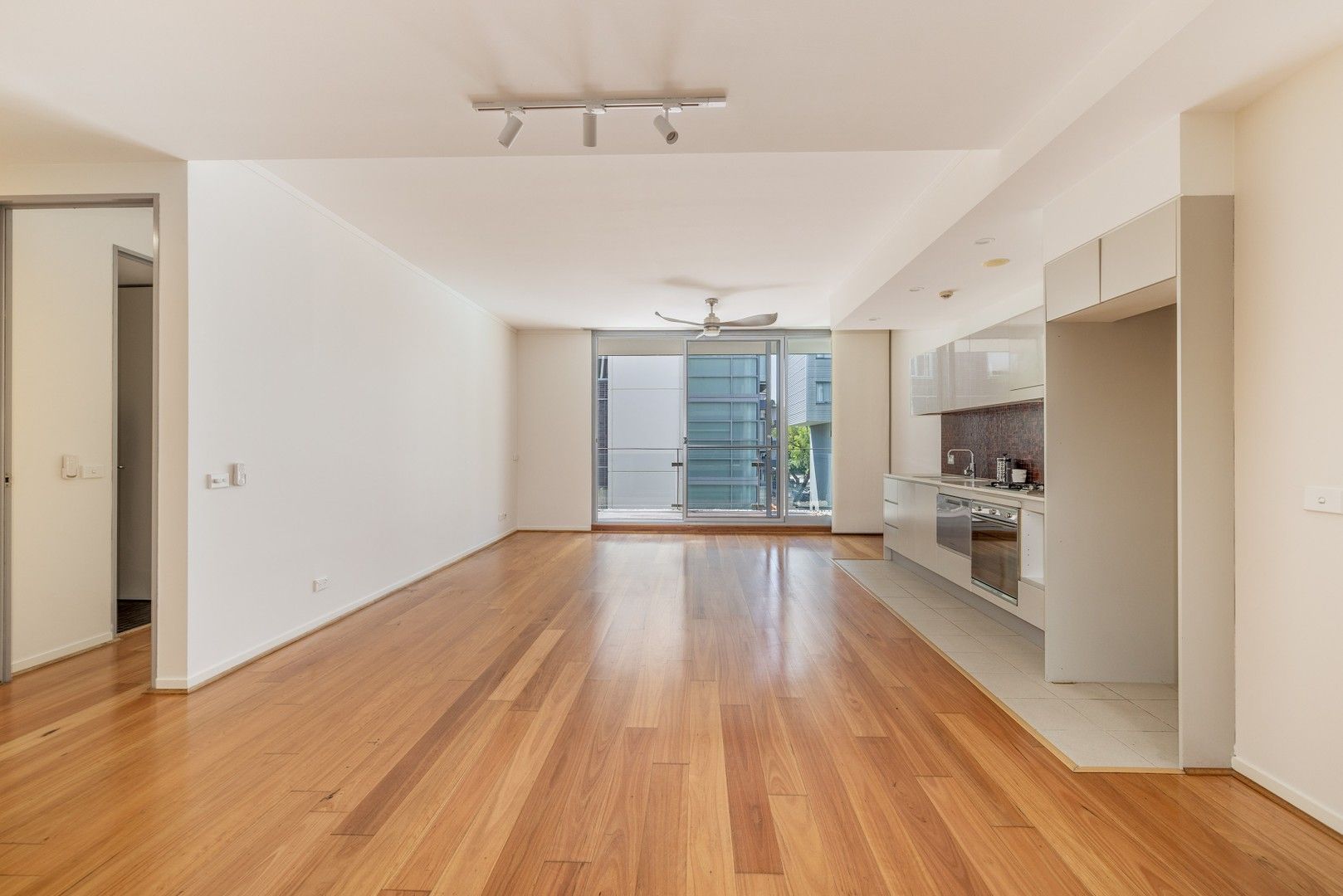 331/2-4 Powell Street, Waterloo NSW 2017 - Apartment For Rent | Domain