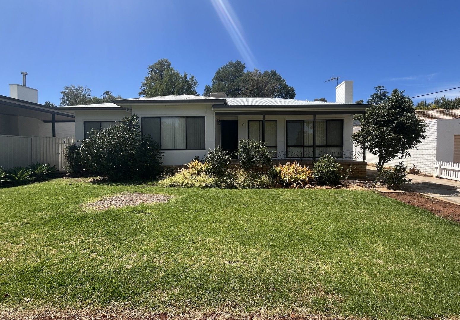 15 Kelly Avenue, Griffith NSW 2680 - House For Rent | Domain