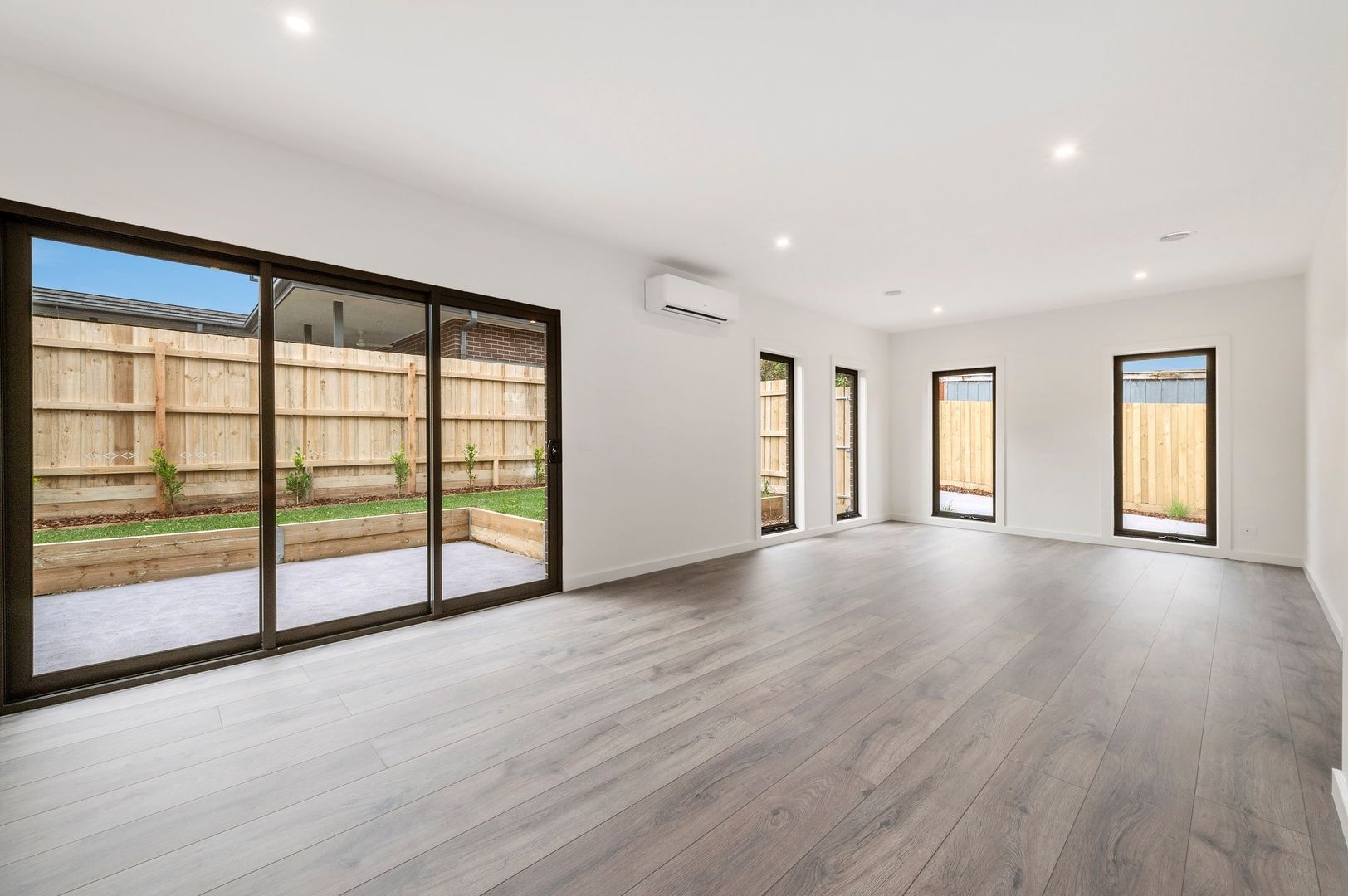 2/5 Rowan Street, Croydon VIC 3136 - Townhouse For Rent | Domain