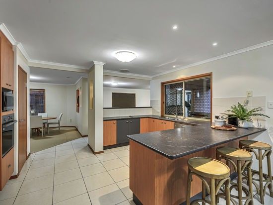 33 White Cedar Circuit, Stretton QLD 4116 - House For Rent | Domain