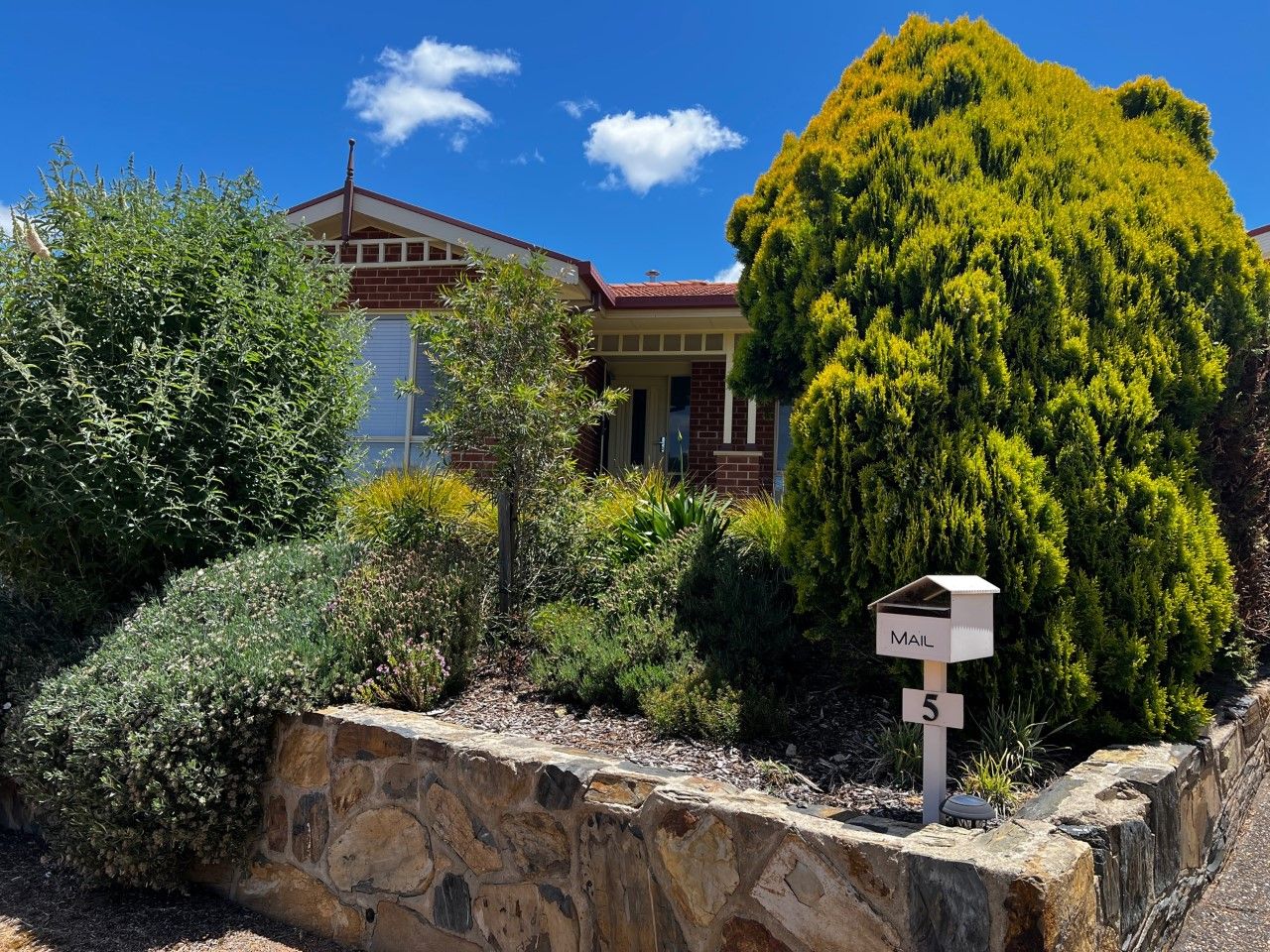 5 Sale Place, Amaroo ACT 2914 - House For Rent | Domain