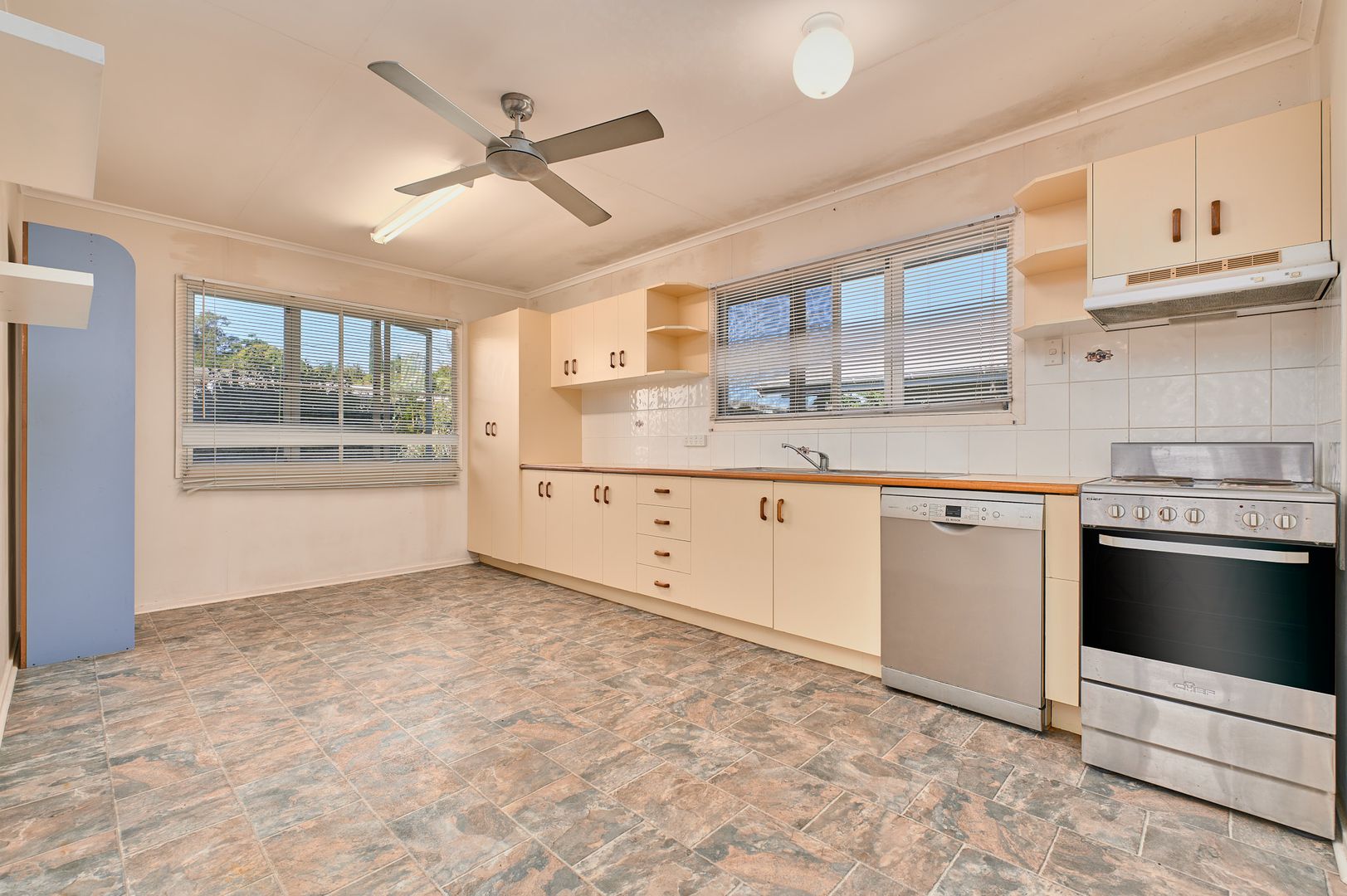 61 O'Connel St, Barney Point QLD 4680 - House For Rent - $430 | Domain