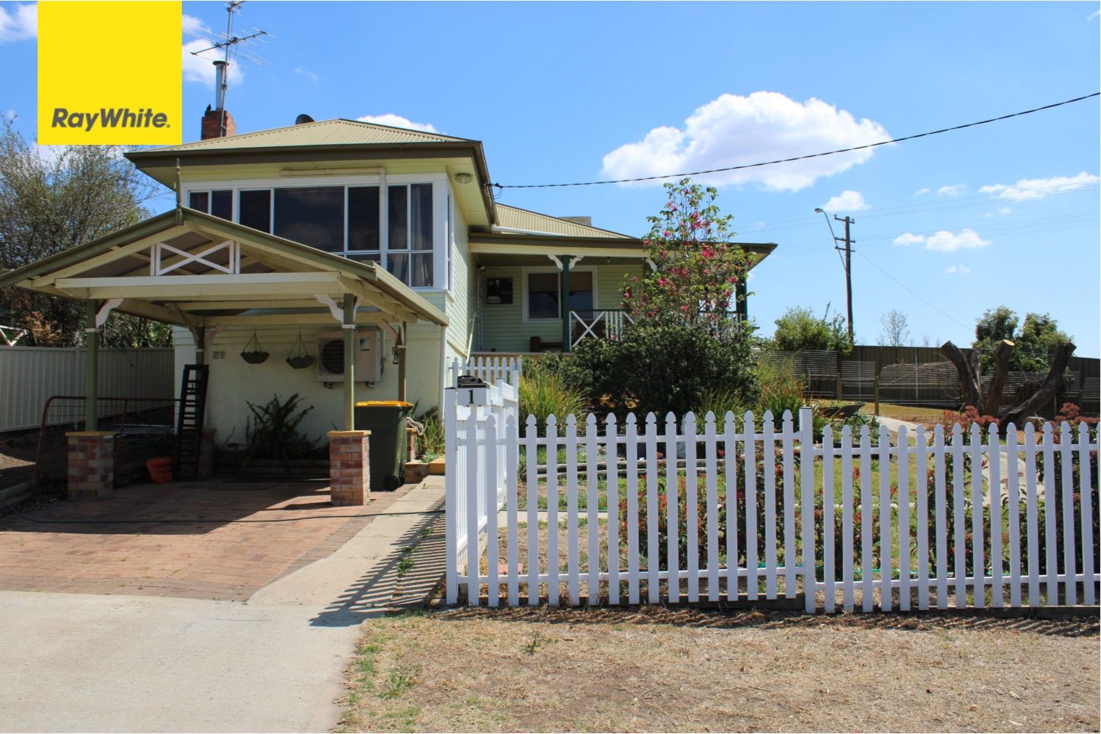 1 Gordon Street, Inverell | Property History & Address Research | Domain