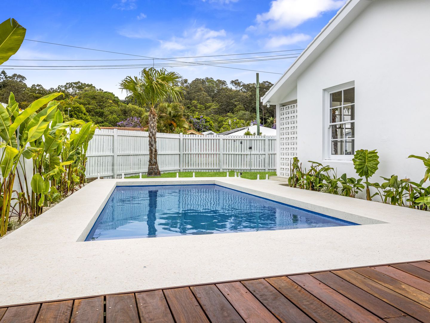 43 Elanora Drive, Burleigh Heads | Property History & Address Research ...