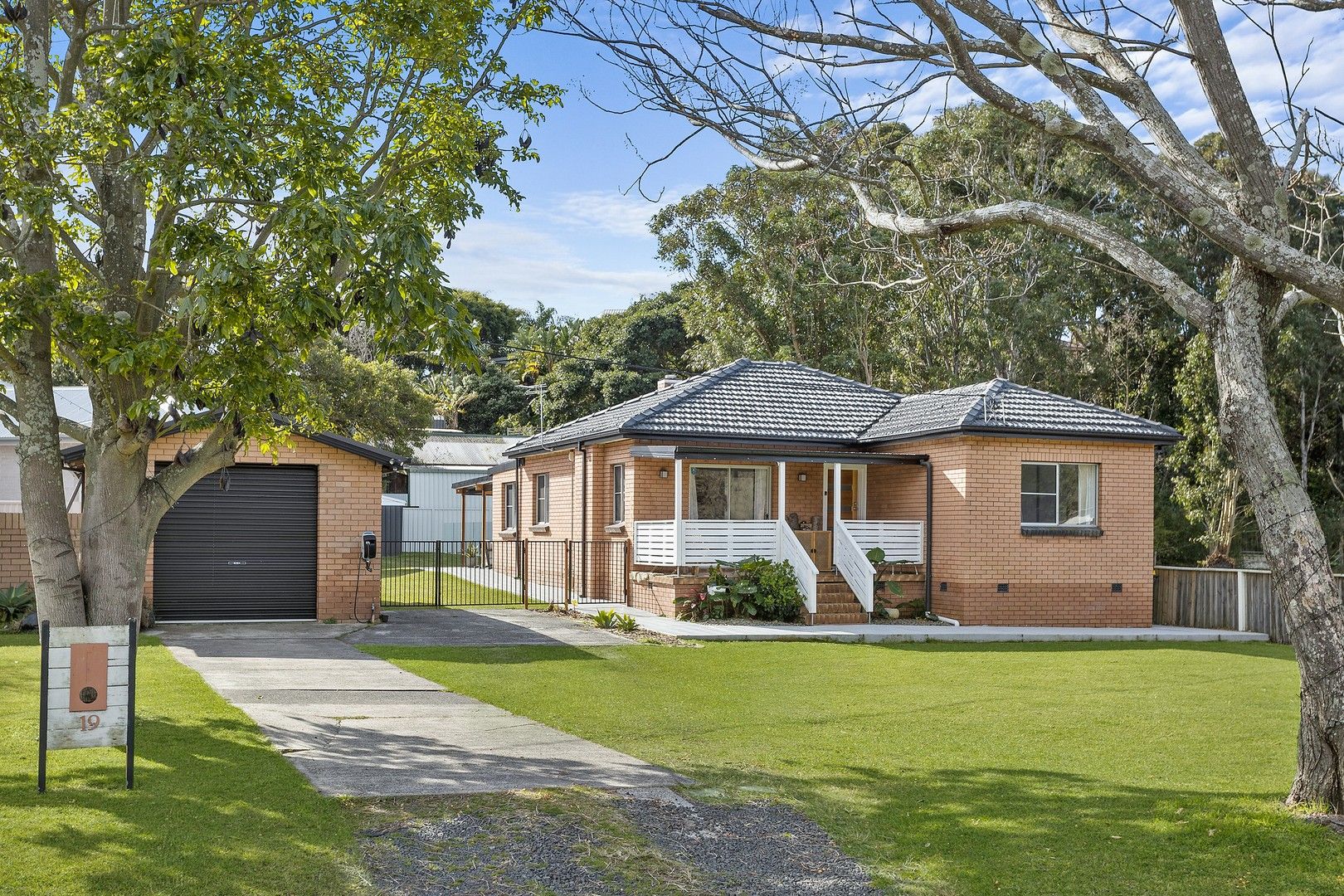 19 Overhill Road, Primbee NSW 2502 | Domain