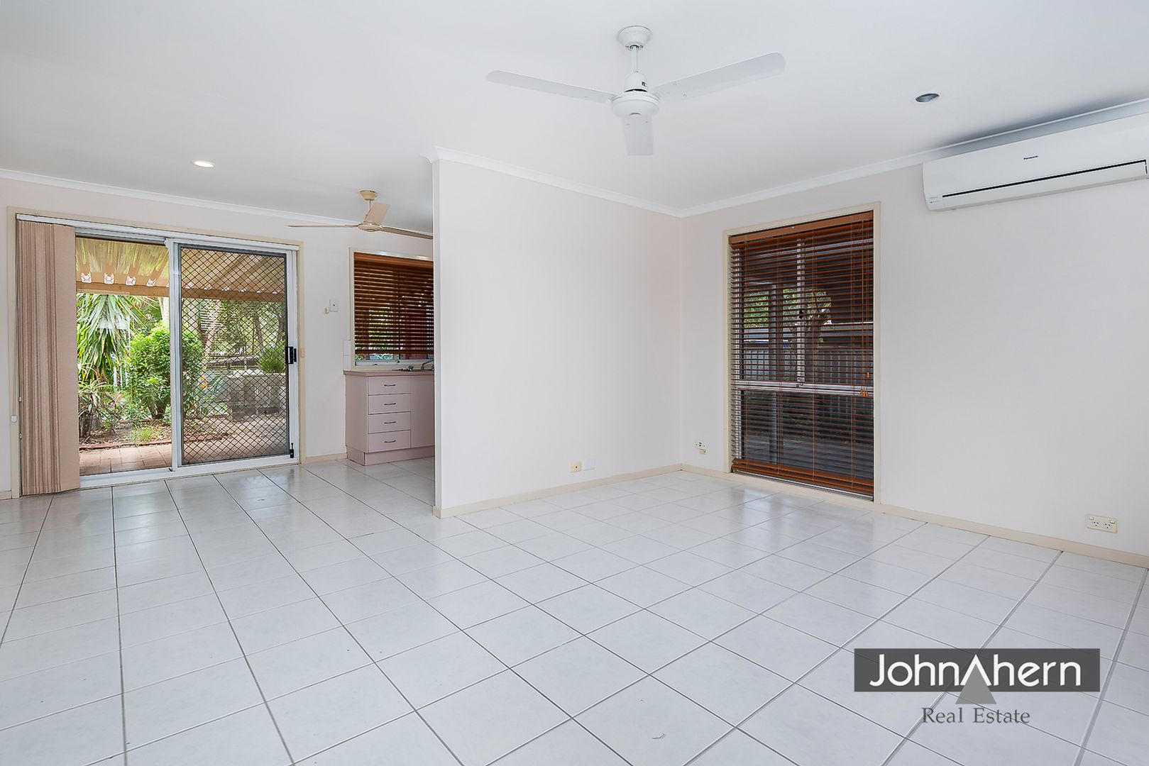 14 Ryan Street, Loganlea QLD 4131 - House For Rent | Domain