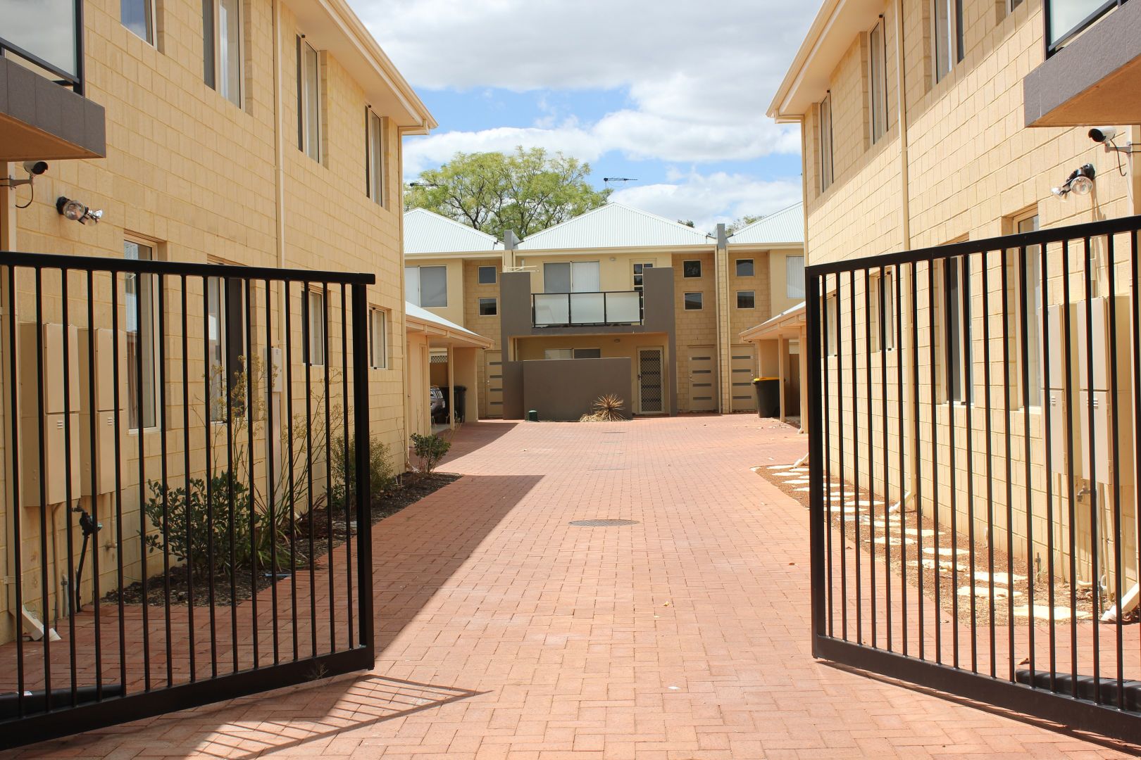 10/4 Cale Street, Midlan | Property History & Address Research | Domain