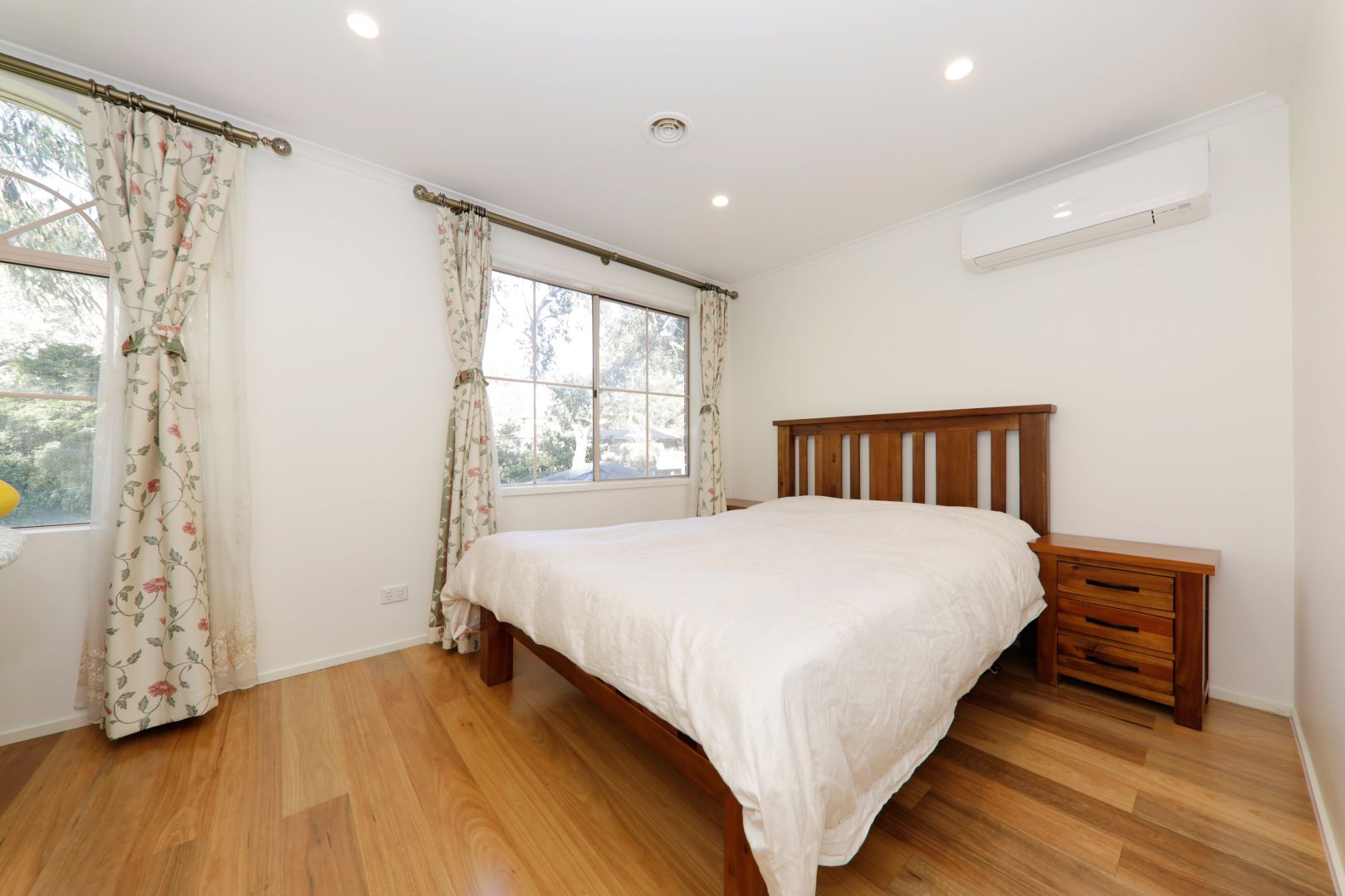 8 Naughton Grove, Blackburn VIC 3130 - House For Rent - $950 | Domain