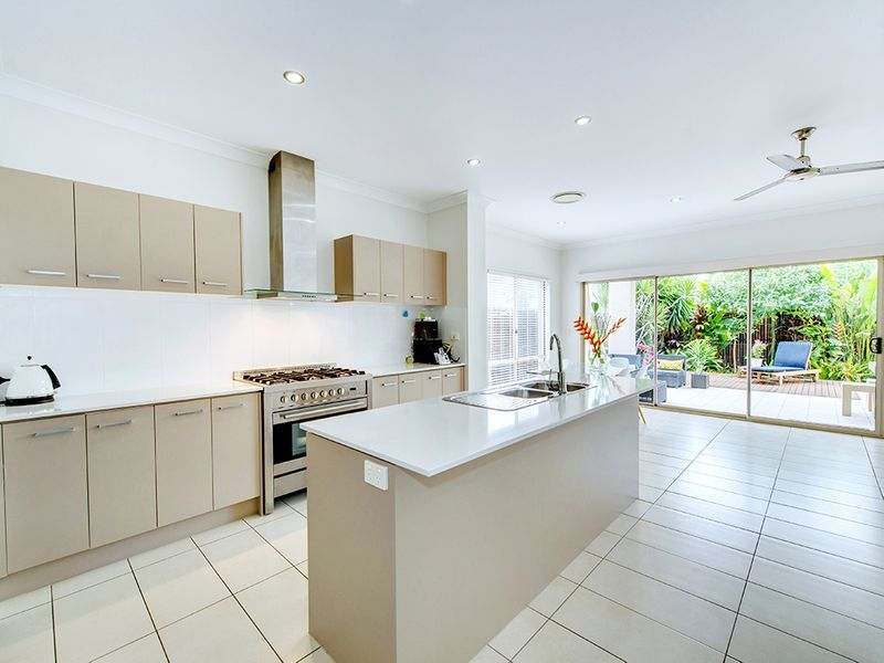 8 Cruiser Close, Springfield Lakes QLD 4300 - House For Rent - $680 ...