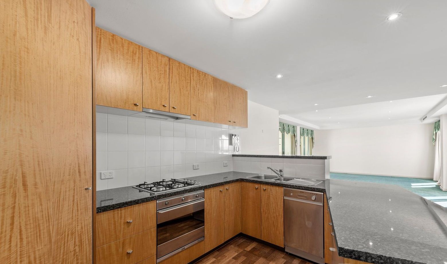 5001/2 Sovereign Point Court, Doncaster VIC 3108 - Apartment For Rent ...