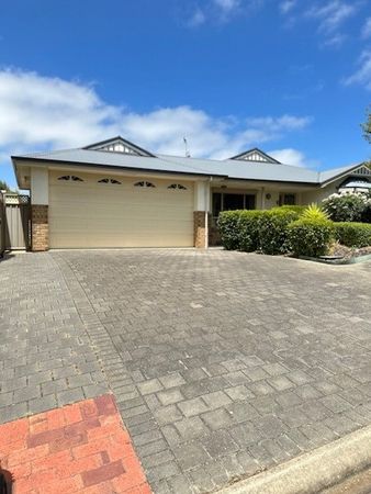 36 Agnes Gillespie Drive, Hayborough SA 5211 - House For Rent | Domain