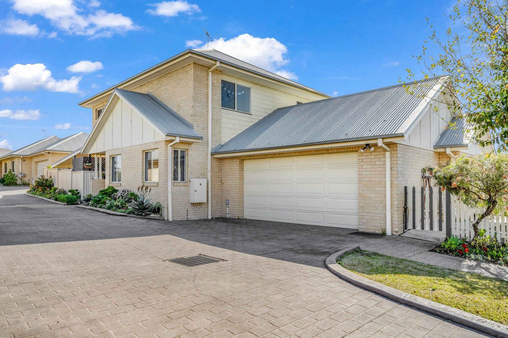 1/135 Casey Drive, Singleton NSW 2330 | Domain