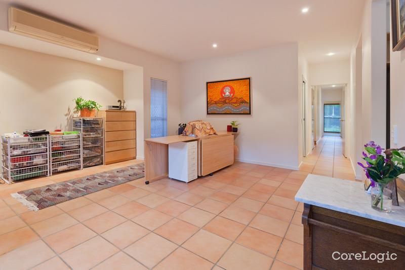 7 Brompton Place, Brookfield QLD 4069 - House For Rent | Domain