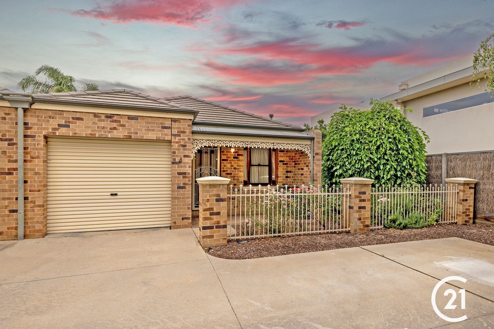 4/9 Echuca Street, Moama NSW 2731 - Townhouse For Rent | Domain