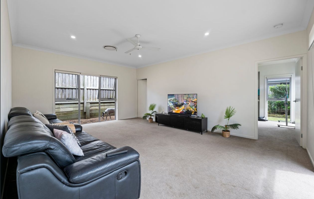 8 Macquarie Street, Wakerley QLD 4154 - House For Rent | Domain