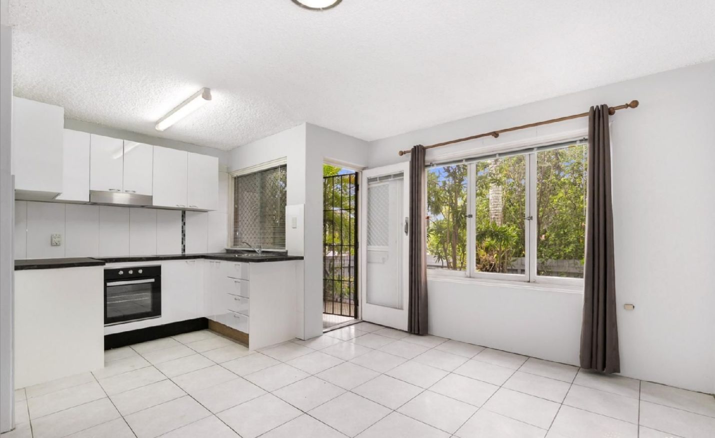 2/587 Sandgate Rd, Clayfield QLD 4011 - Apartment For Rent | Domain