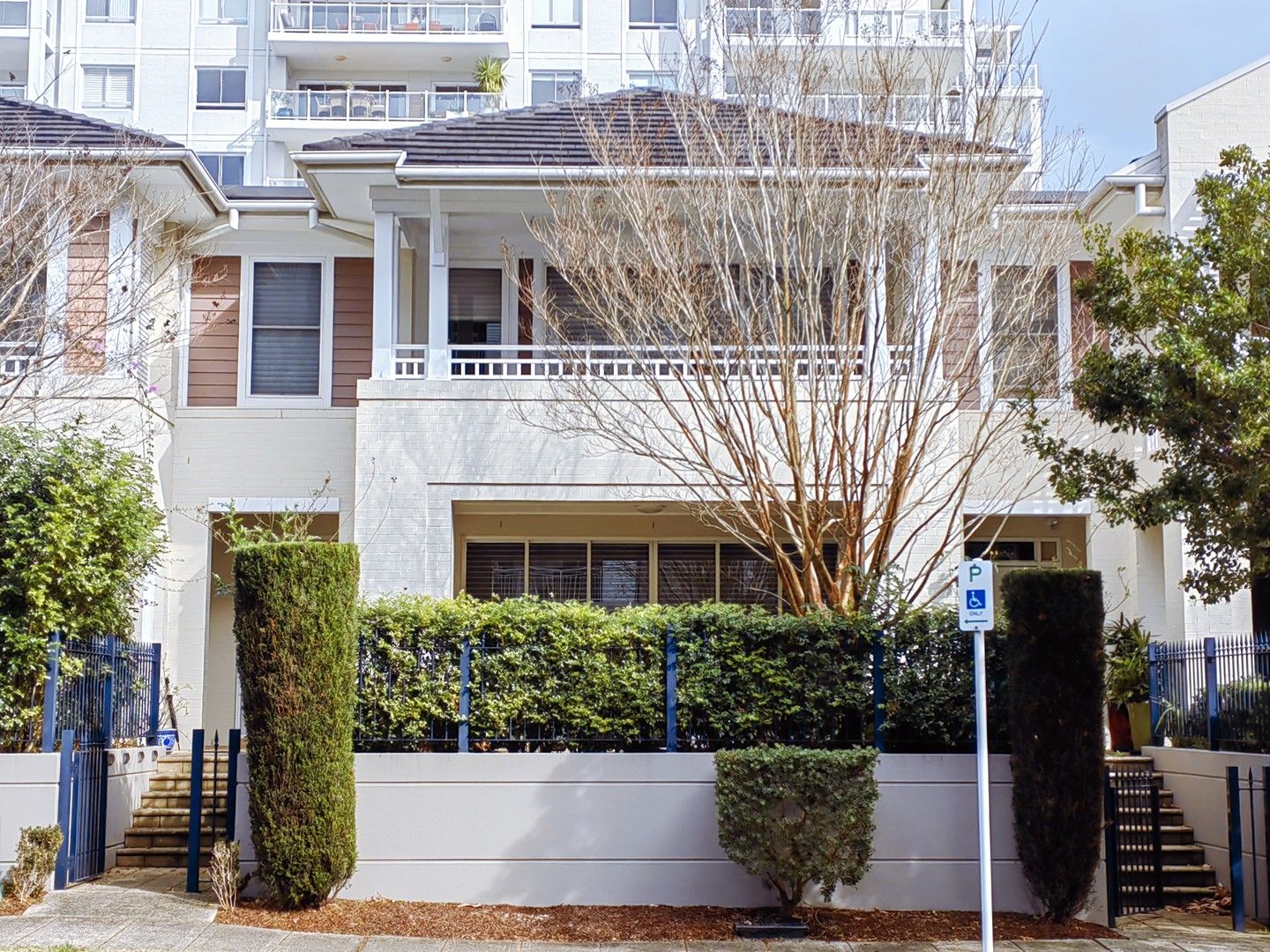 27 Vineyard Way, Breakfast Point NSW 2137 - Townhouse For Rent | Domain