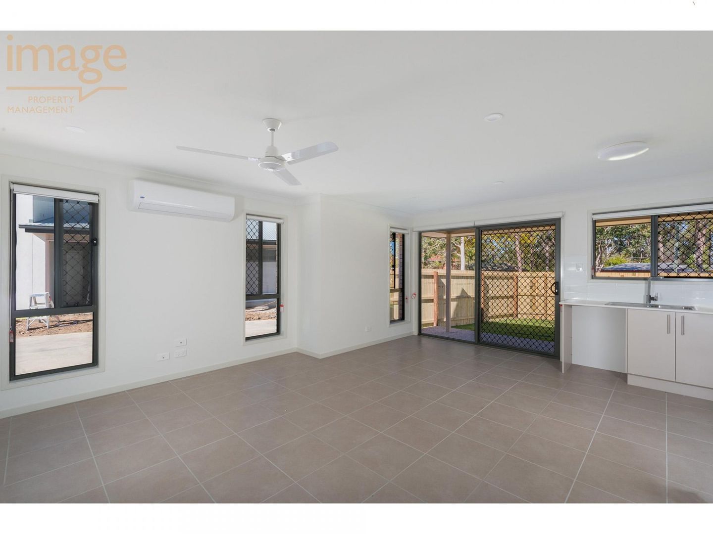 2/4 Crestview St, Loganlea QLD 4131 - Apartment For Rent | Domain