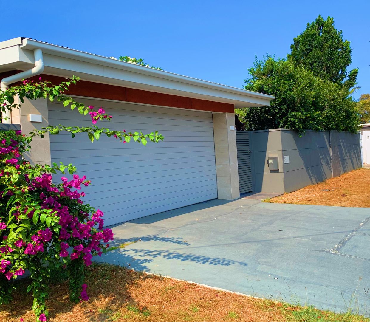 39 Kalimna Dr, Broadbeach Waters QLD 4218 | Domain