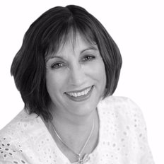 Michelle Welsh | @realty | Real Estate Agent in Australia, Surfers ...