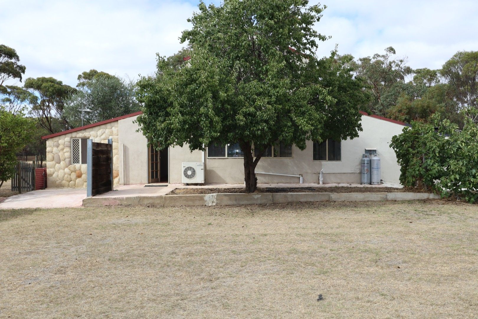 Sold 51-55 Alton Street, Cuballing WA 6311 on 10 May 2021 - 2016944764 ...