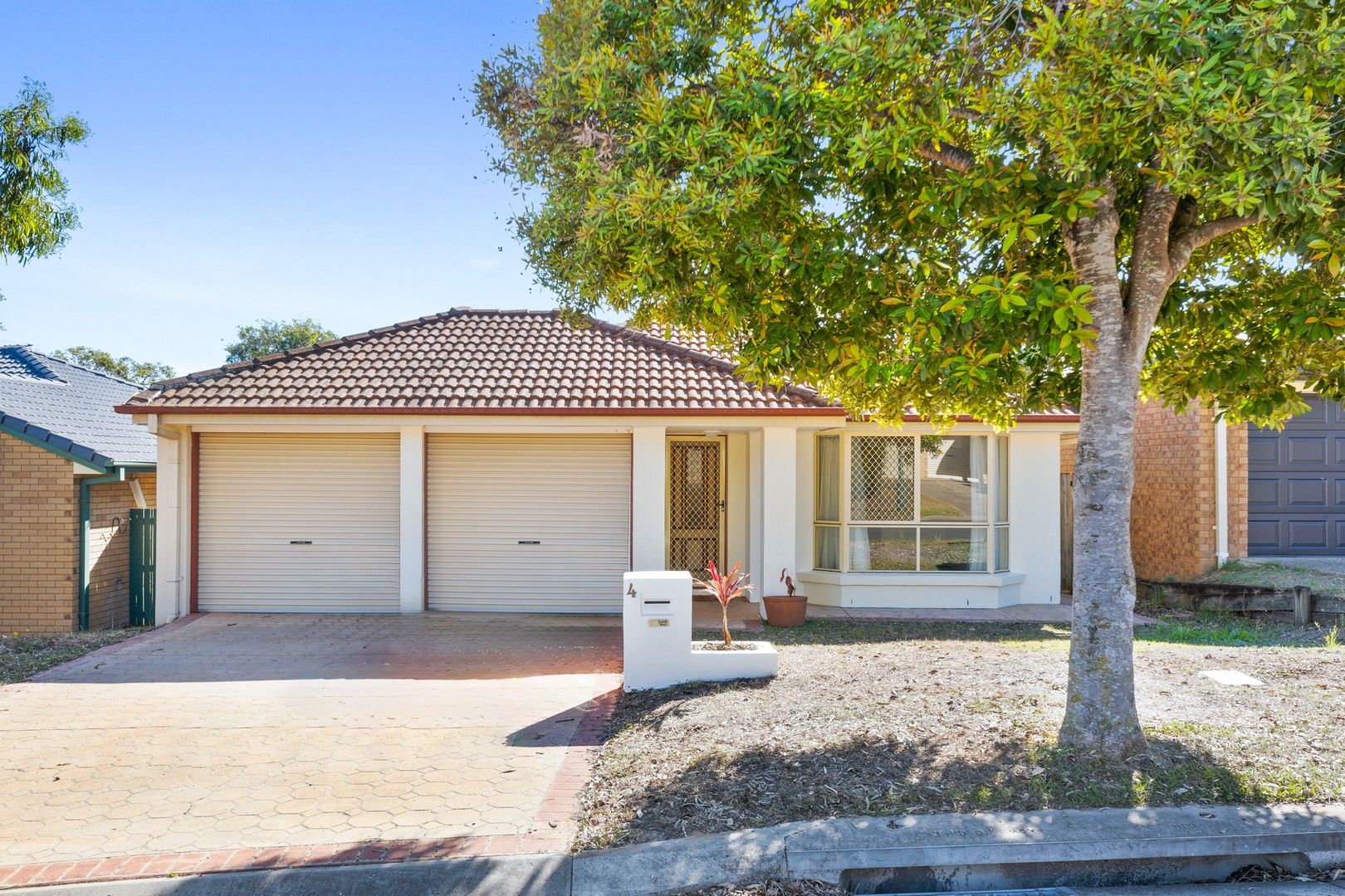 4 Hermitage Place, Forest Lake QLD 4078 - House For Rent | Domain