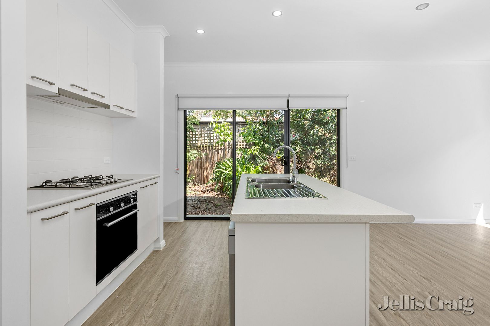 Unit 1 & 2/712 Eureka Street, Ballarat East VIC 3350 - Apartment For ...