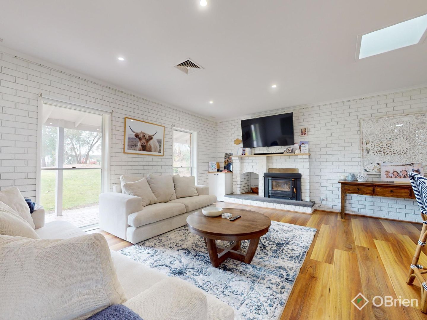 202 Pearcedale Road, Cranbourne South VIC 3977 - House for Rent