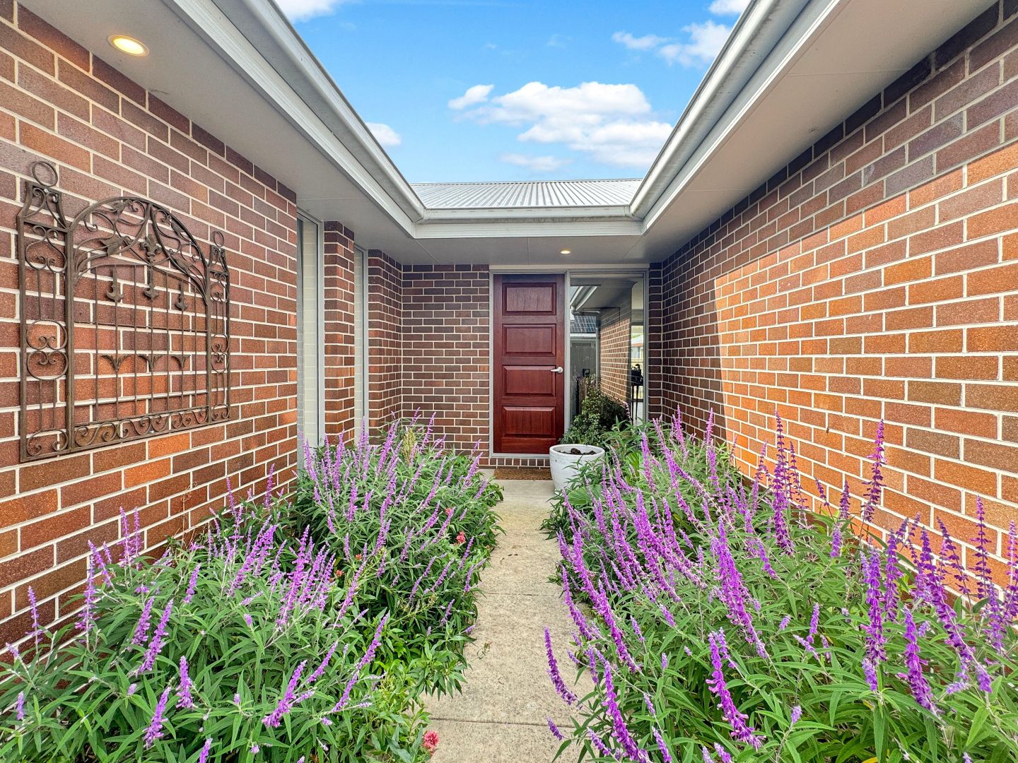 2/18 McCrossin Street, Uralla NSW 2358 | Domain