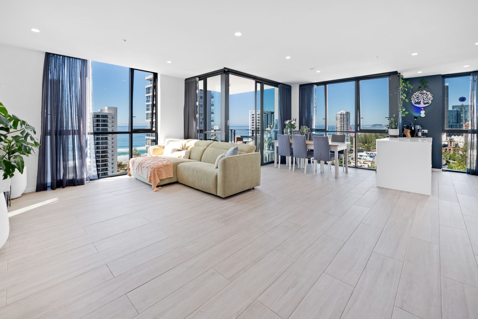 72/18 Chelsea Avenue, Broadbeach QLD 4218 | Domain
