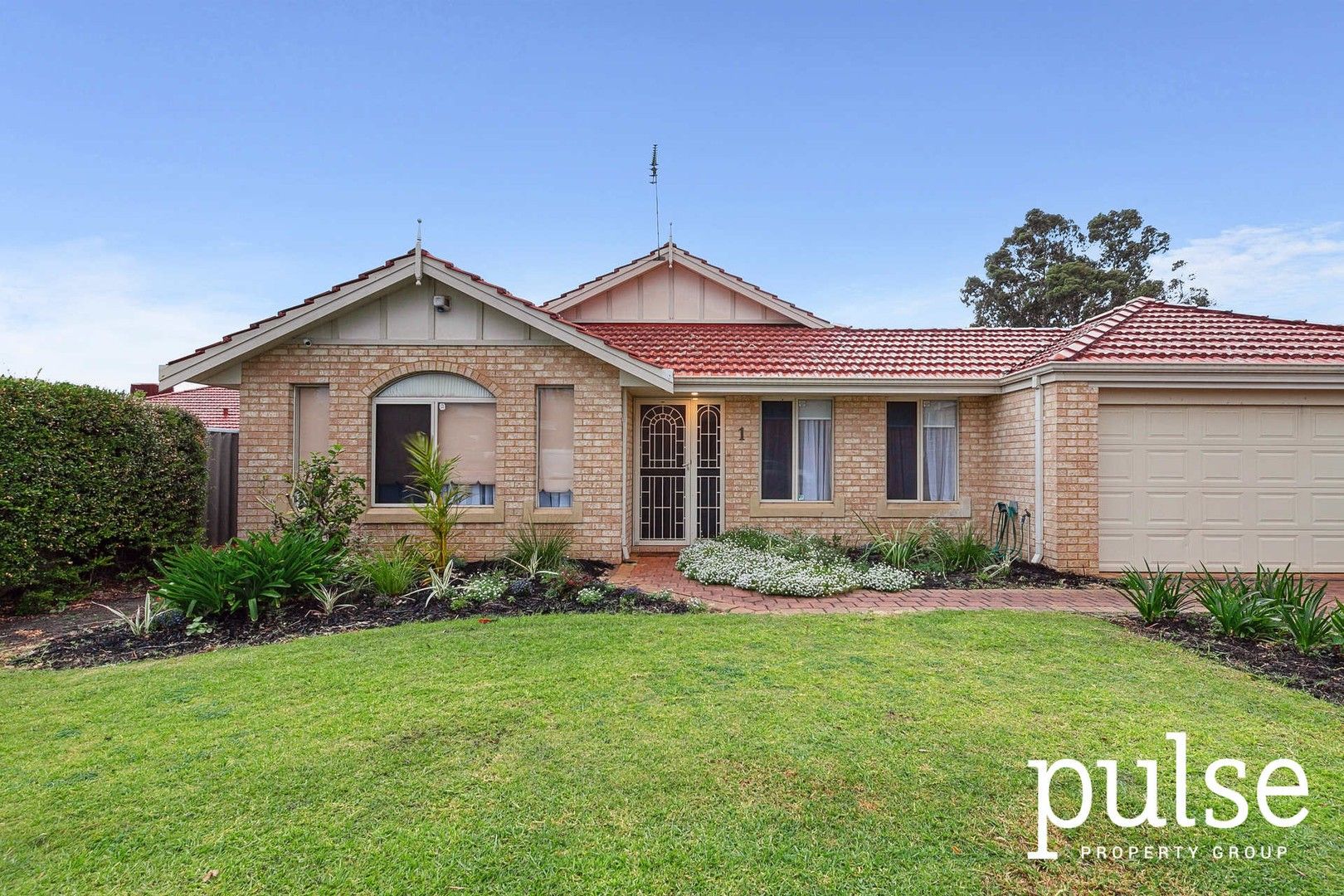 1 Cottrill Street, Alfred Cove WA 6154 - House For Rent - $750 | Domain