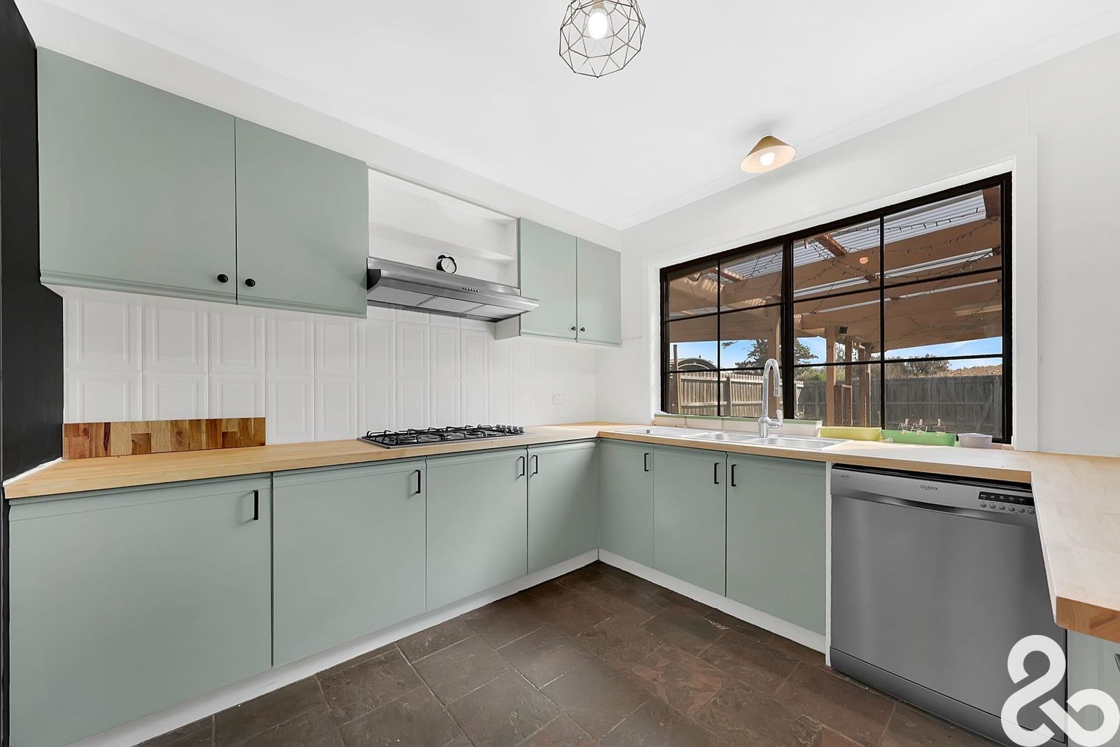 31 Hobson Crescent, Mill Park VIC 3082 - House For Rent | Domain